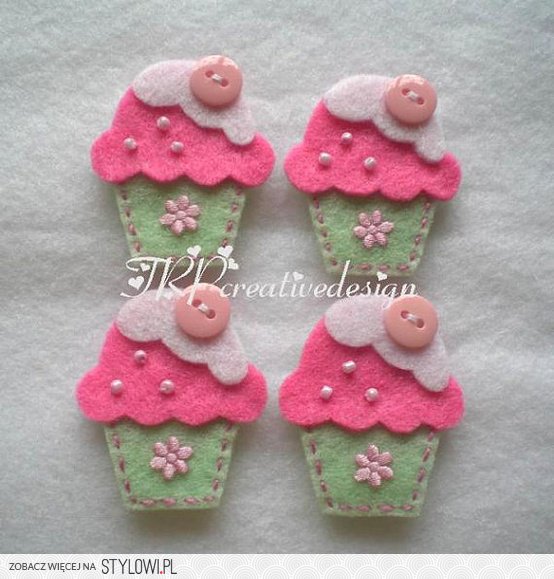 Butterfly of Four : Felt Cupcakes - Free Patterns and Tutorial