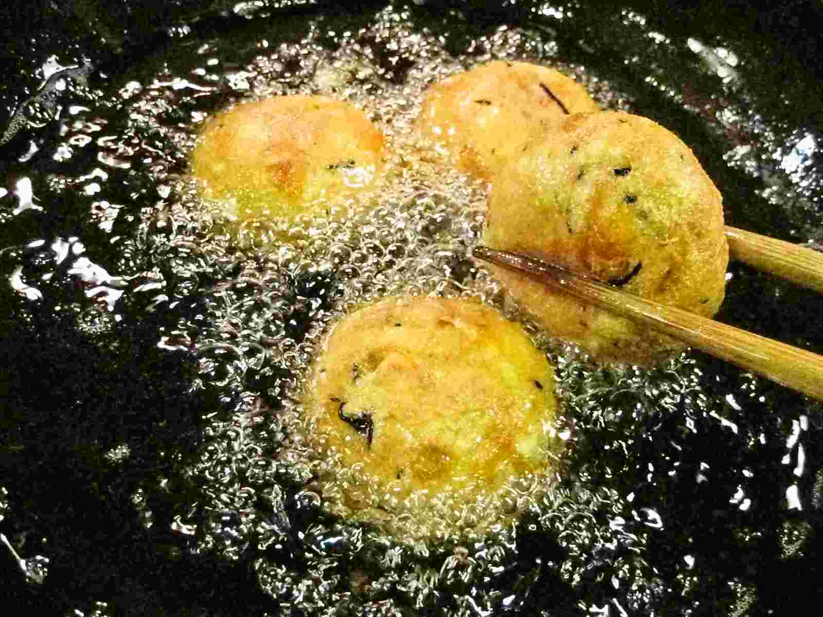 Recipes for Tom: Ebi to yurine-iri ganmodoki / deep-fried tofu patties ...