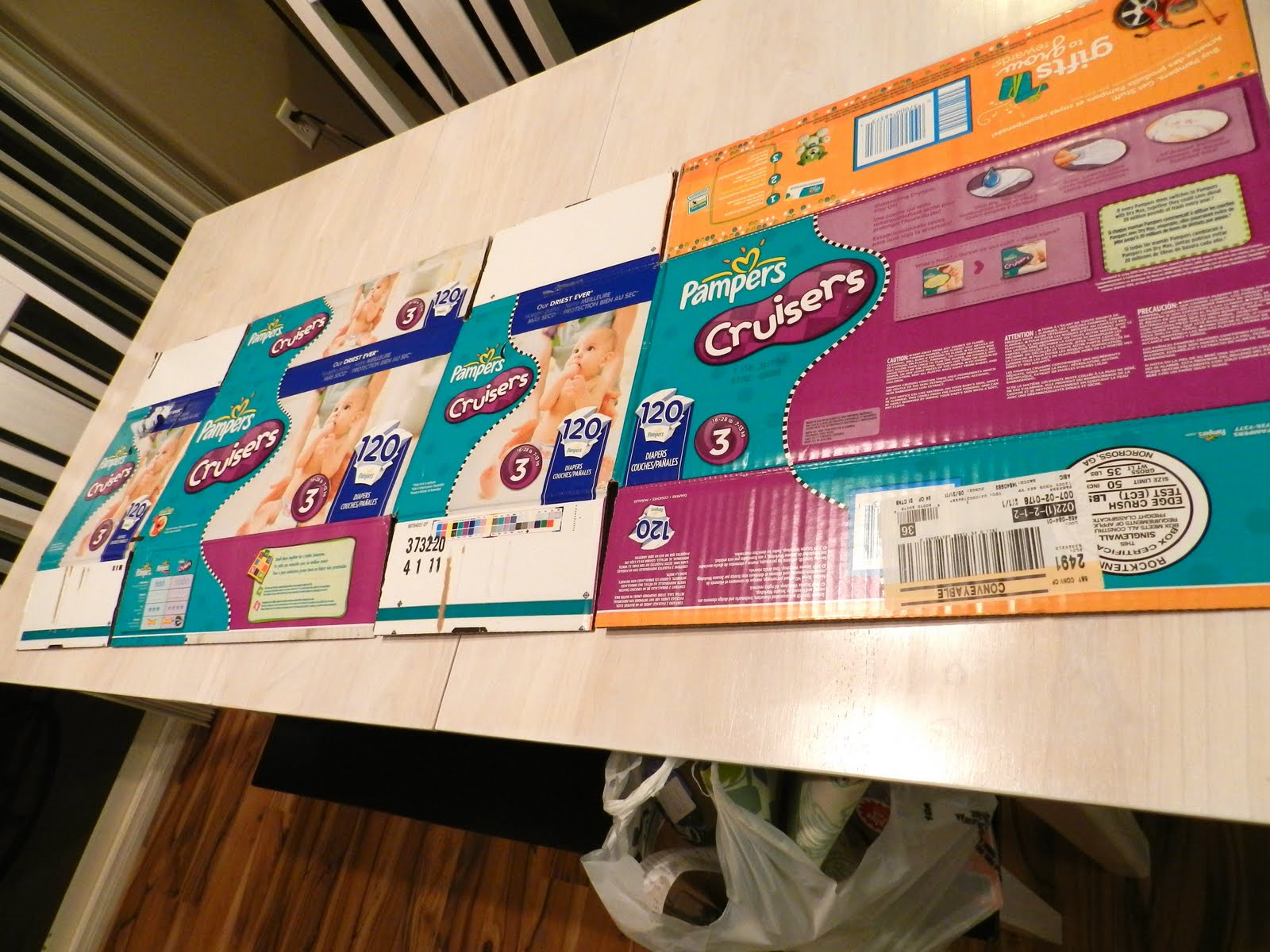 everyday rhinestones: {Craft Project} Diaper Box Bulletin Board