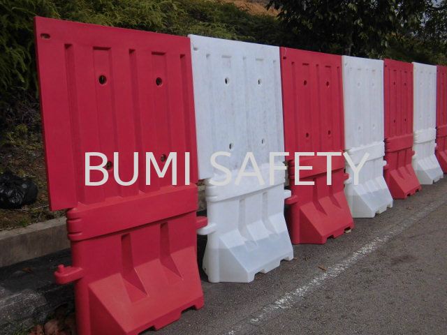 Bumi Safety: PLASTIC ROAD BARRIER AND HOARDING