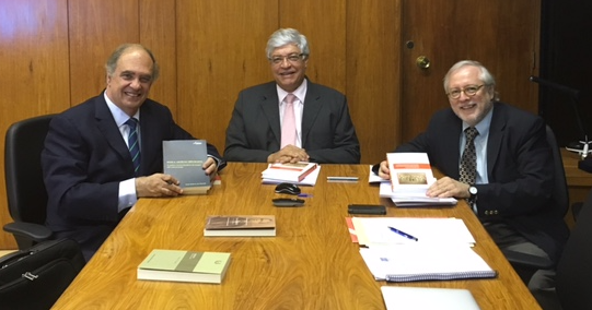 Diplomatizzando: Visita do Professor A. A. Cancado Trindade, juiz da ...