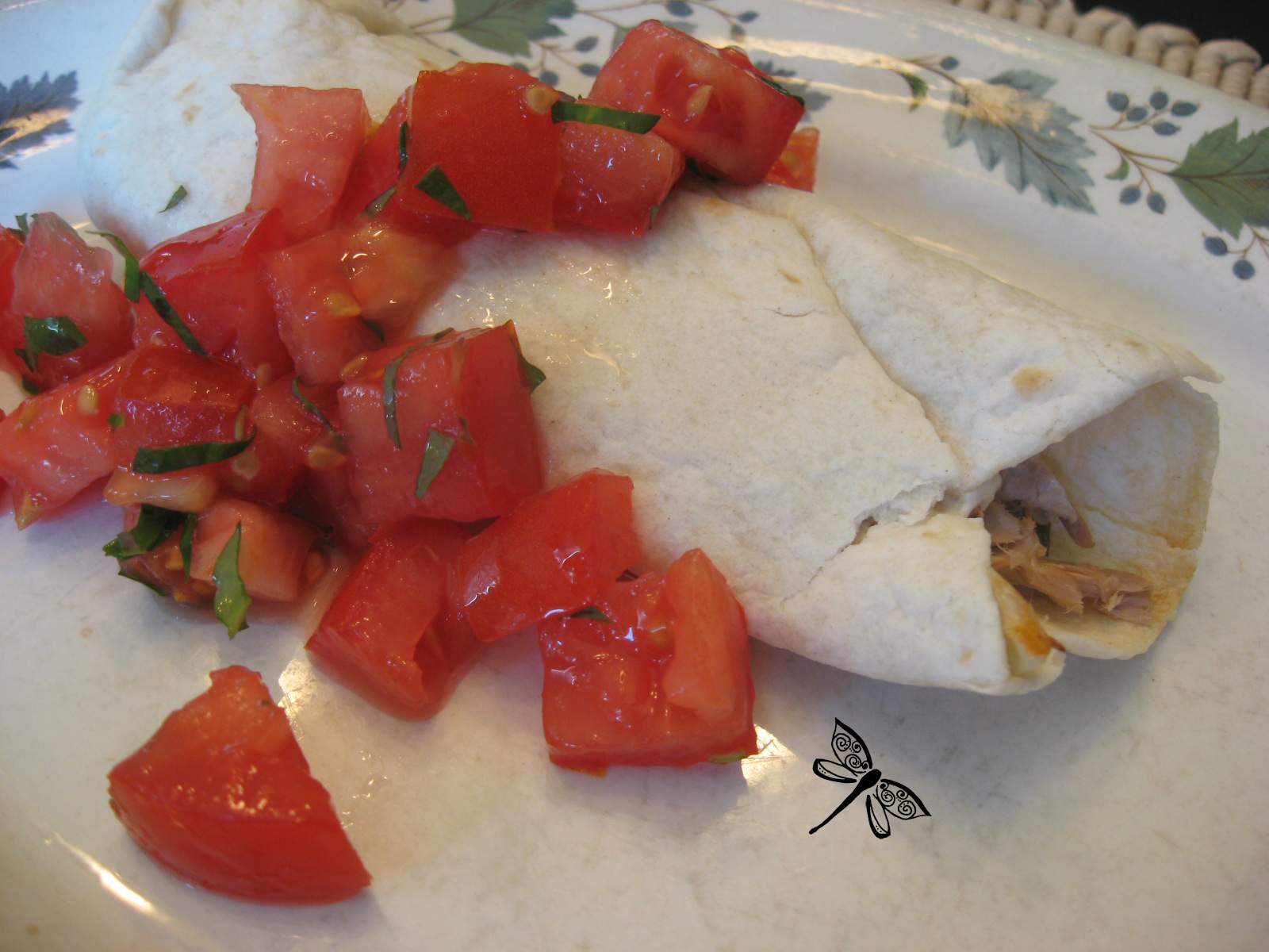 Libellule et ses spatules: Burritos au thon et salsa à la tomate