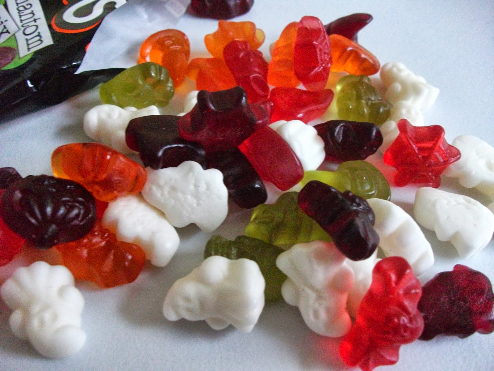 Rowntree's Randoms Phantom Mix & ScAero Bubbles - Nestlé's Halloween ...
