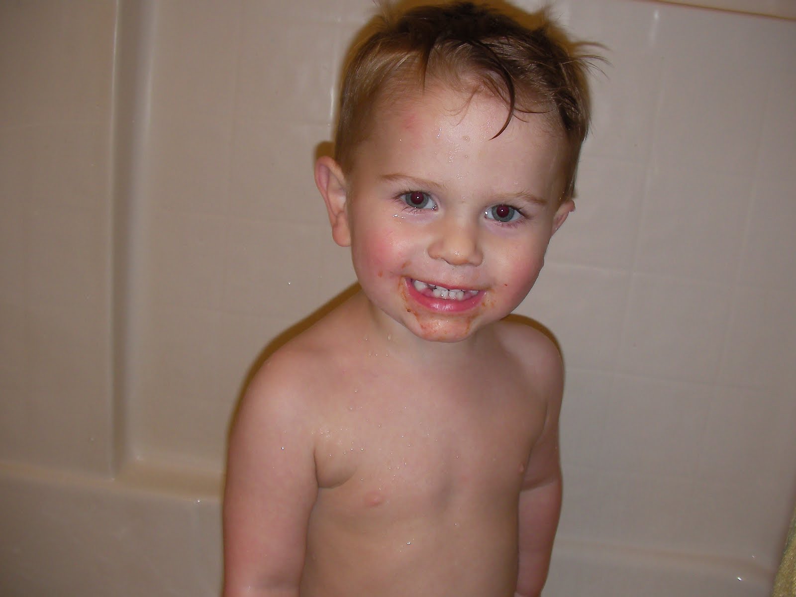 The Kuykendall Family - Heath, Kayla, and Isaac: Bath Time