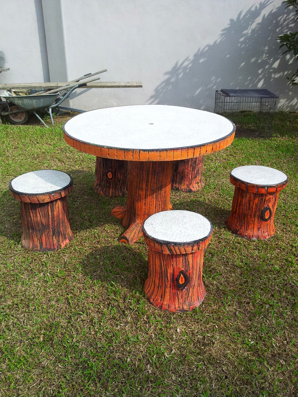 KERUSI DAN MEJA SIMEN FERRO : SET MEJA DAN KERUSI CORAK KAYU