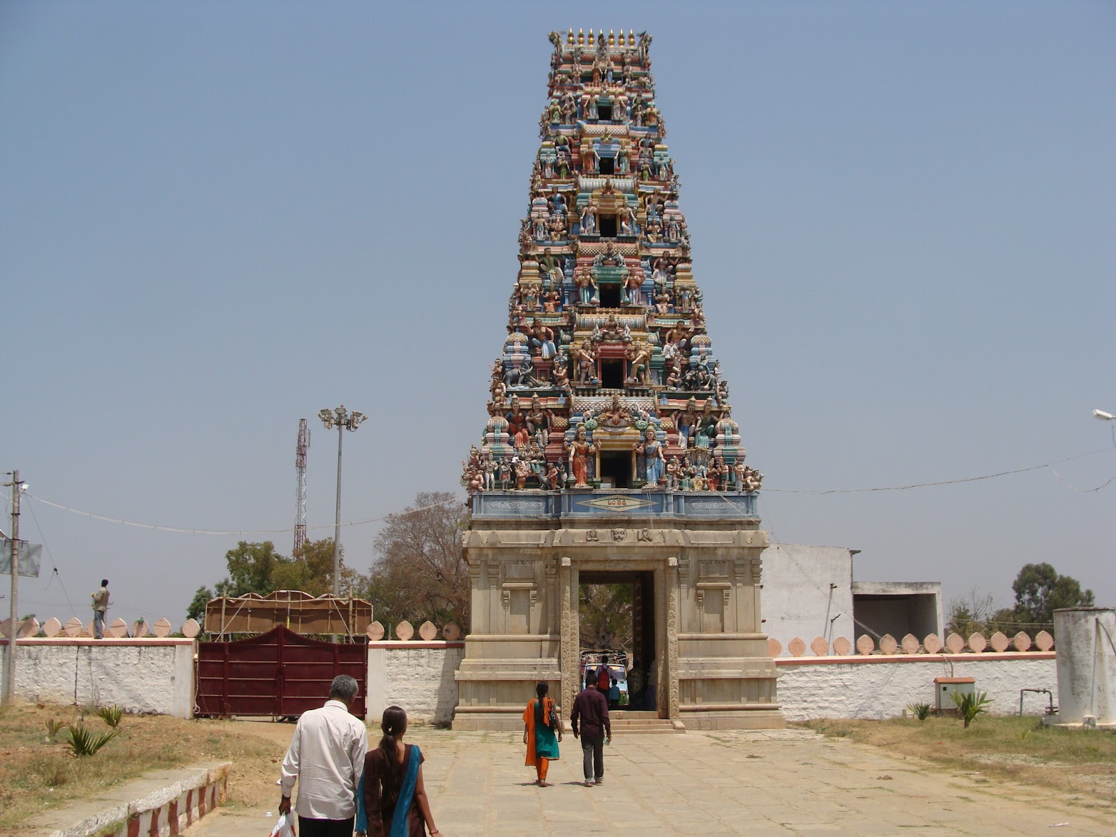 Bangalore Blogs: Choudeswari Temple Tiptur