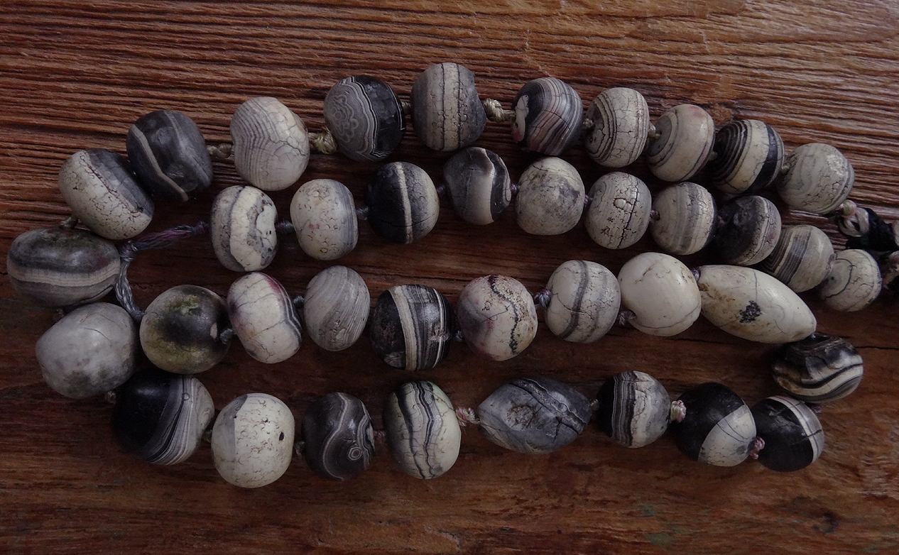 Tibetan dZi and other Himalayan Beads: July 2013