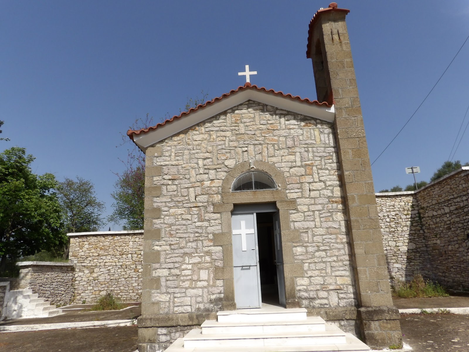 επι-δεξιος (ψάλτης): Photo essay: The well of Meligalas - Στην Πηγάδα ...