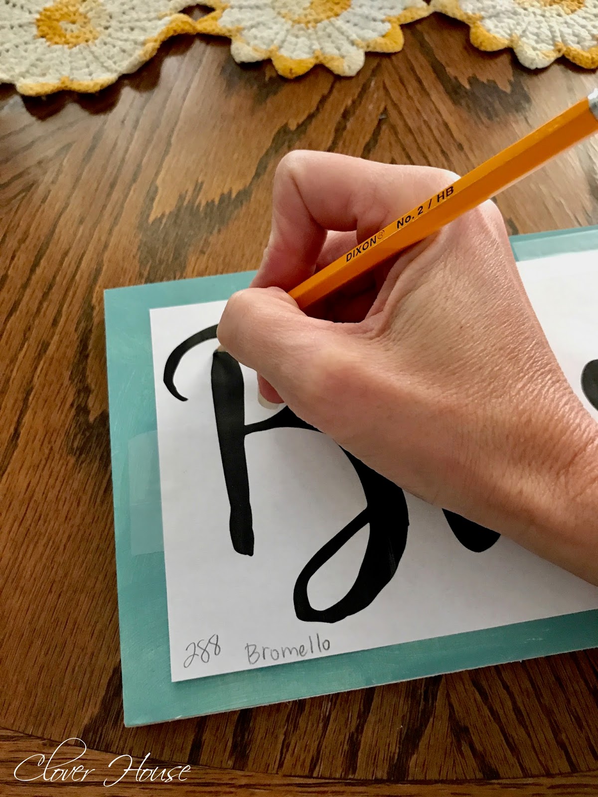 Clover House: Easy to Make Fancy Hand Lettered Sign