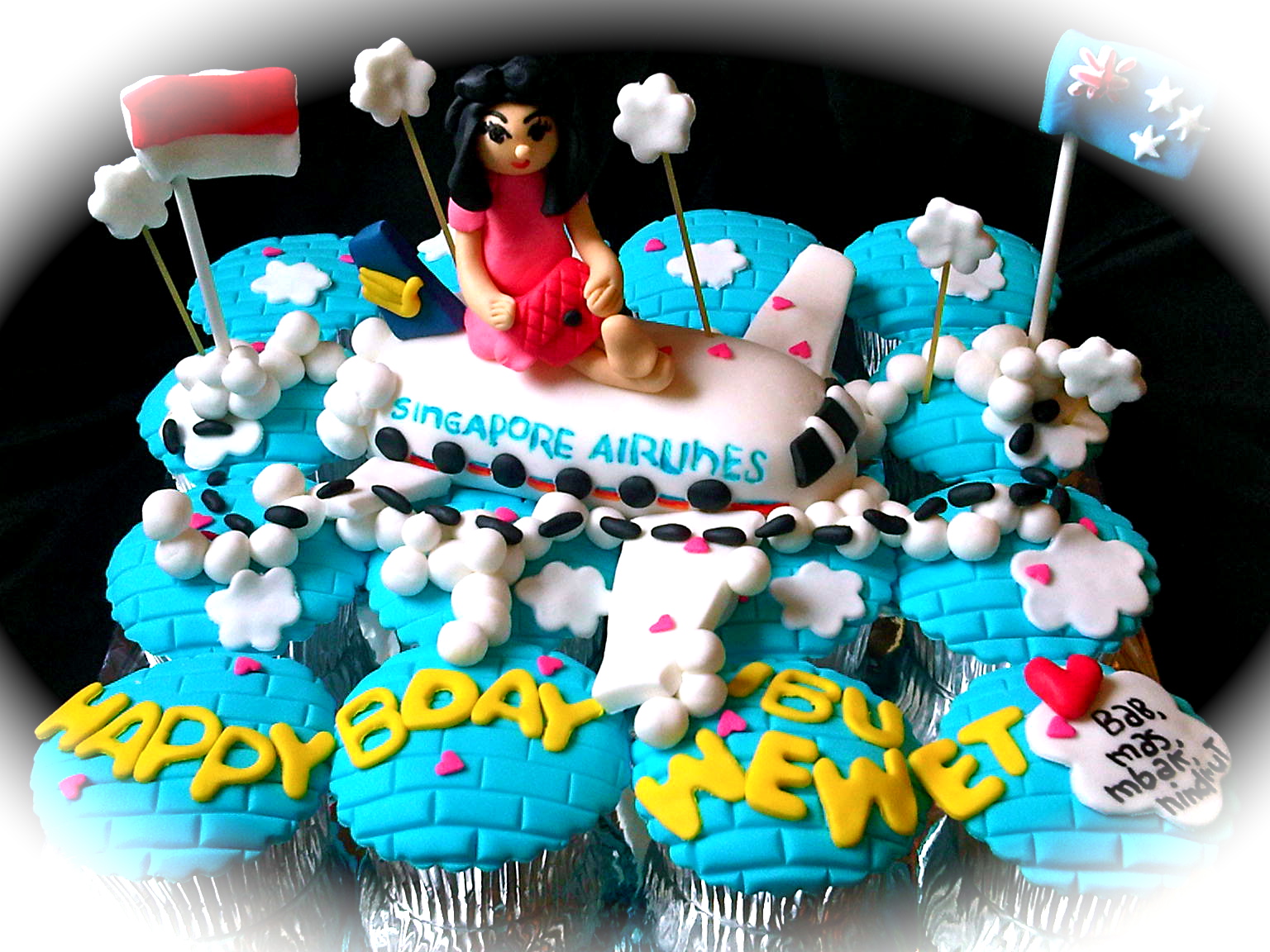 Say It With Cakes By Vazkya: singapore airlines airplane cupcake