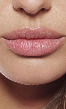 Baume naturelle pour des lèvres pulpeuses.