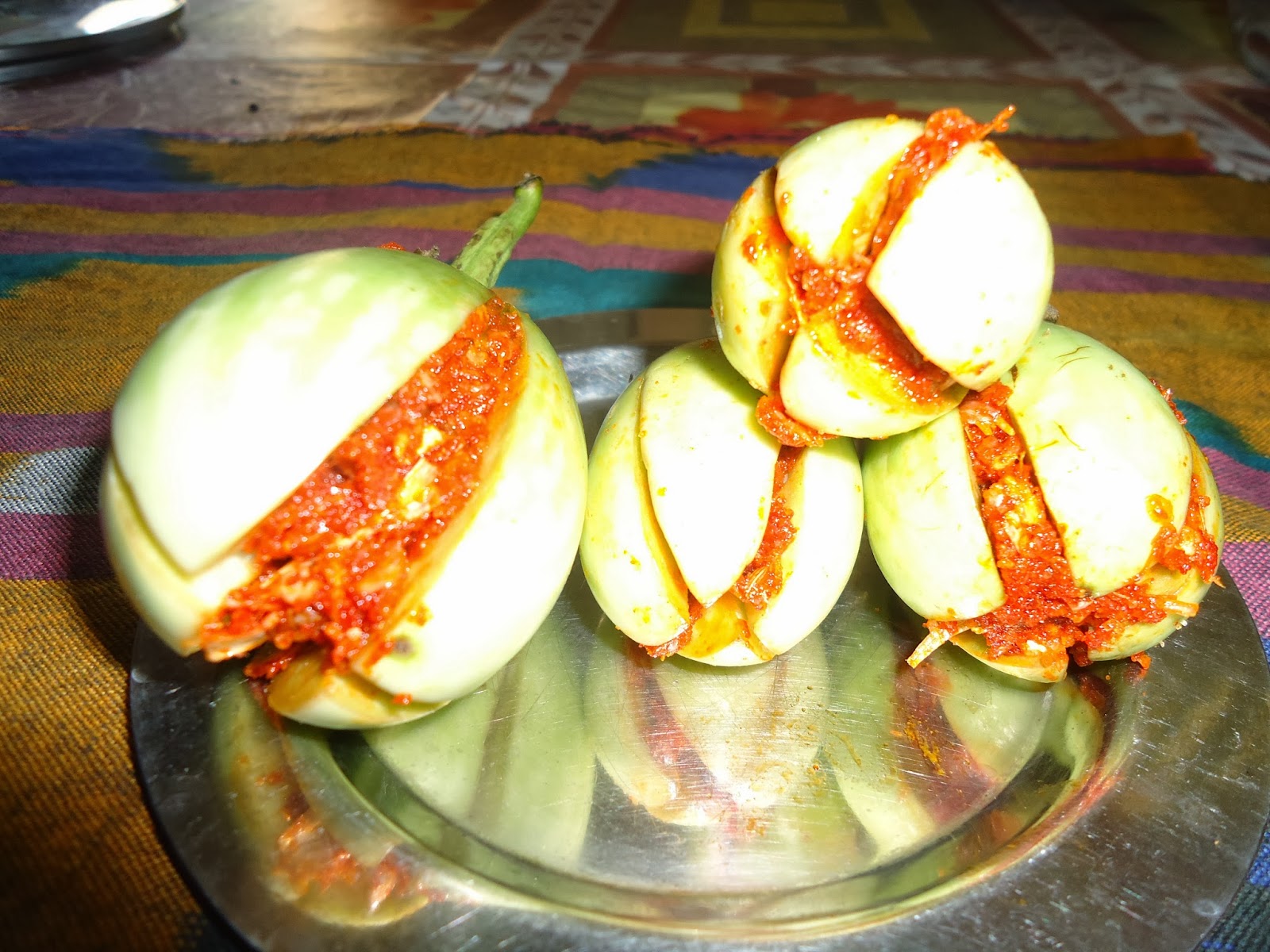 Kusuma's Abhiruchi: Vankaya Vellulli Karam