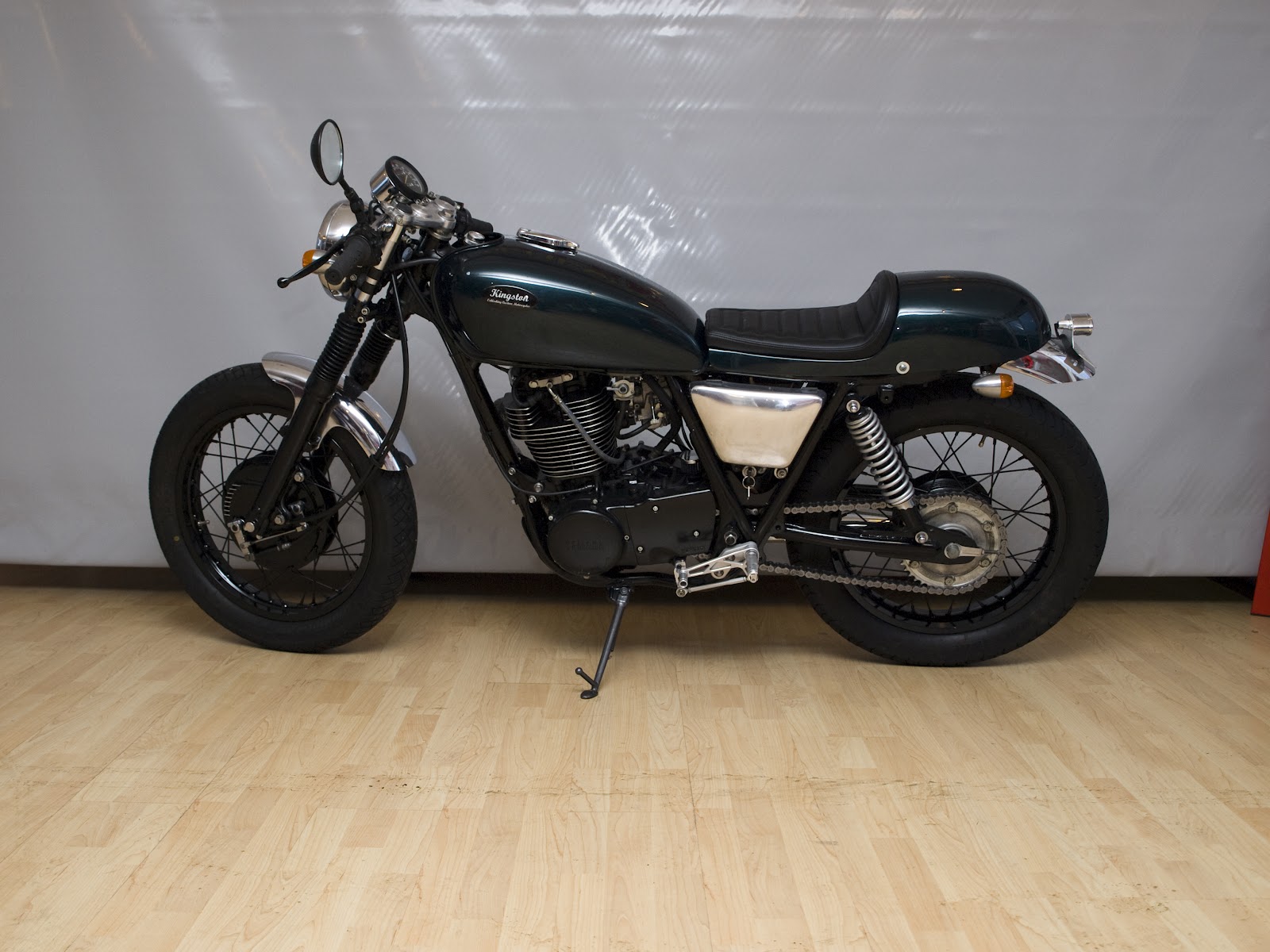 biker excalibur II: Yamaha SR 500 Cafe Racer by Kingston