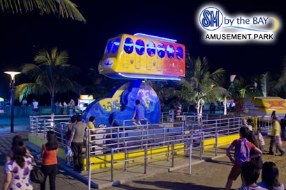 Eye Ride & 4 Amusement Rides at the SM By the Bay Amusement Park at SM ...