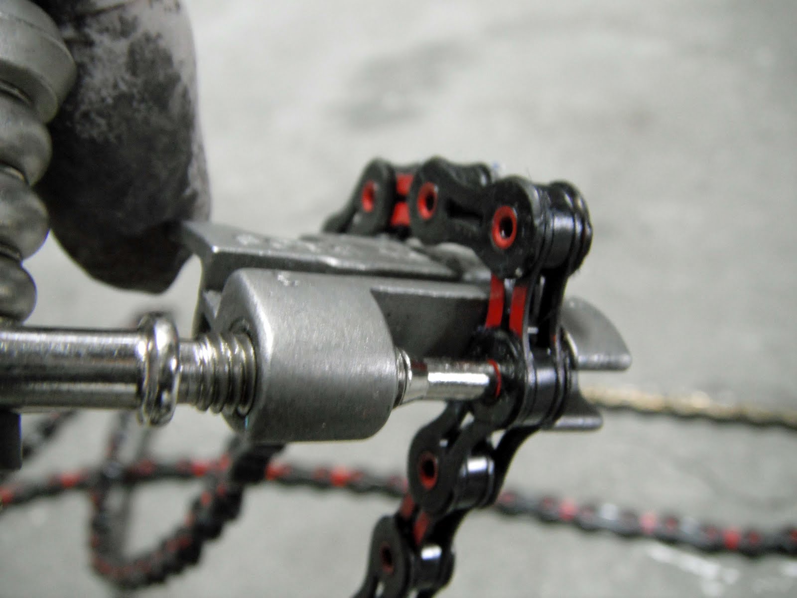 Mike's Main Page: Chain Maintenance - KMC X10SL DLC Red/Black