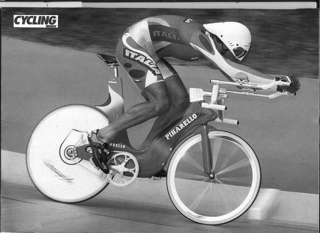 Lo pro cycling club: The Superman position