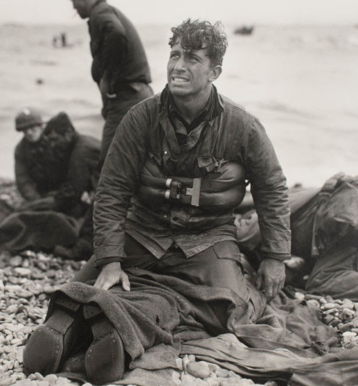 Infantrymen of the 1st Division, U.S. First Army, make final ...
