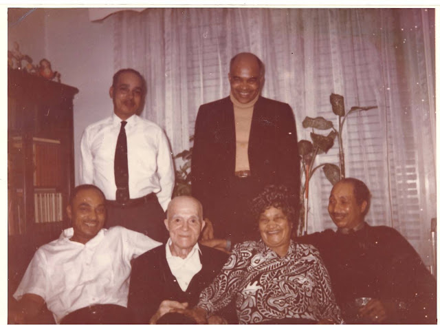 Black Buzz: The Fighting Robinson Brothers Along With Their Mother and ...