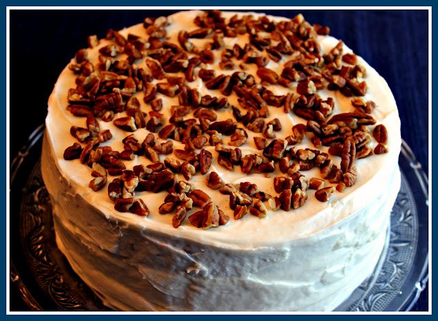 Sweet Tea and Cornbread: Hummingbird Cake!