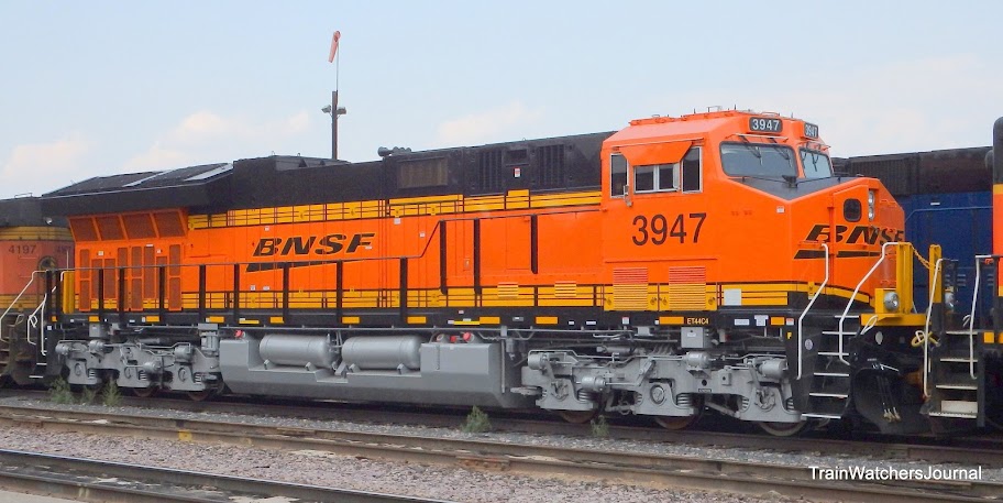 TrainWatchersJournal: ET44C4 Phone Home