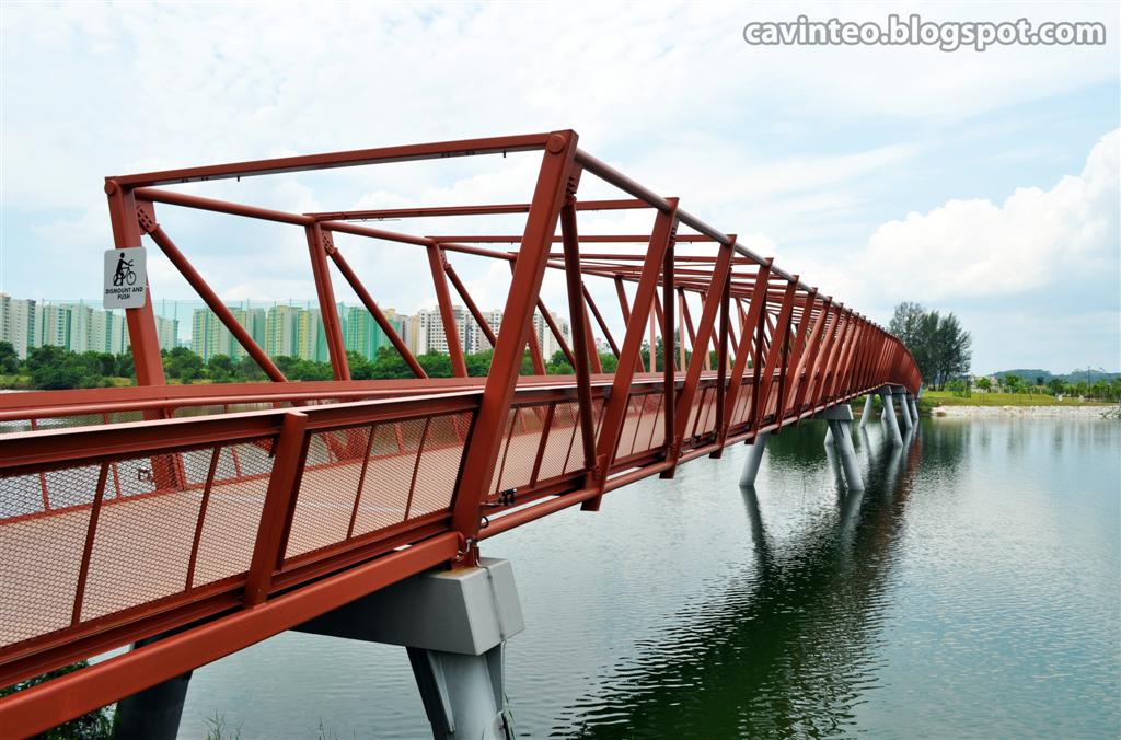 Entree Kibbles: Lorong Halus Pedestrian Bridge [Connecting Lorong Halus ...