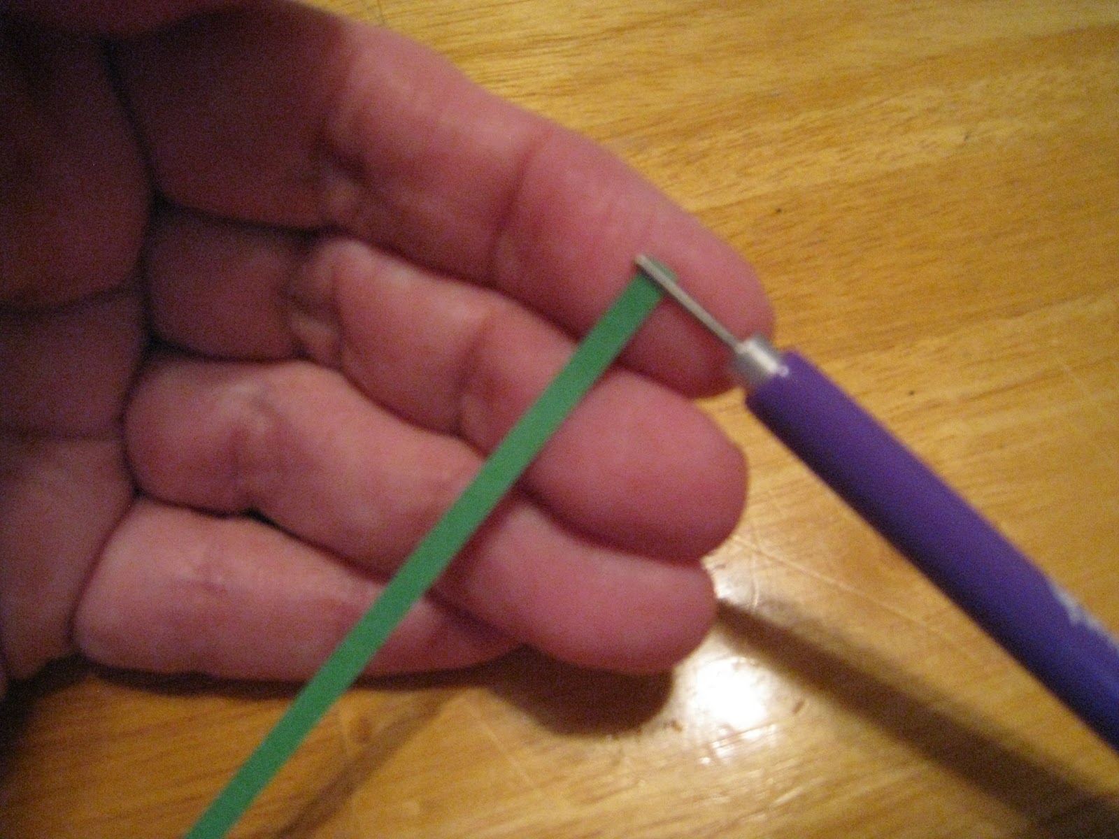 Crafts 4 Camp: Quilling Shapes and Scrolls