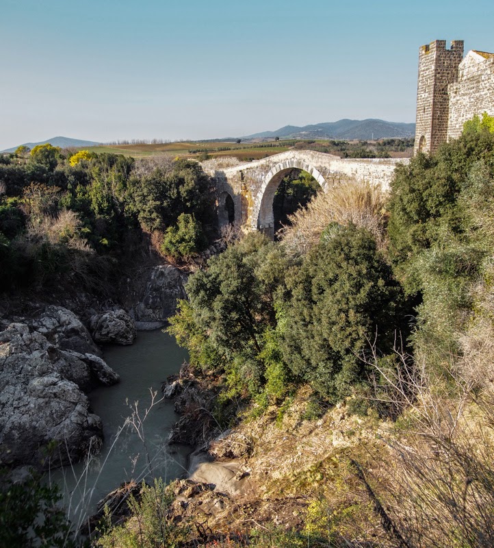 Italy: Vulci - an Etruscan Pompeii