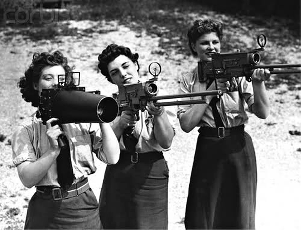 18 Vintage Photos of Women Posing With Guns From the Past ~ Vintage ...