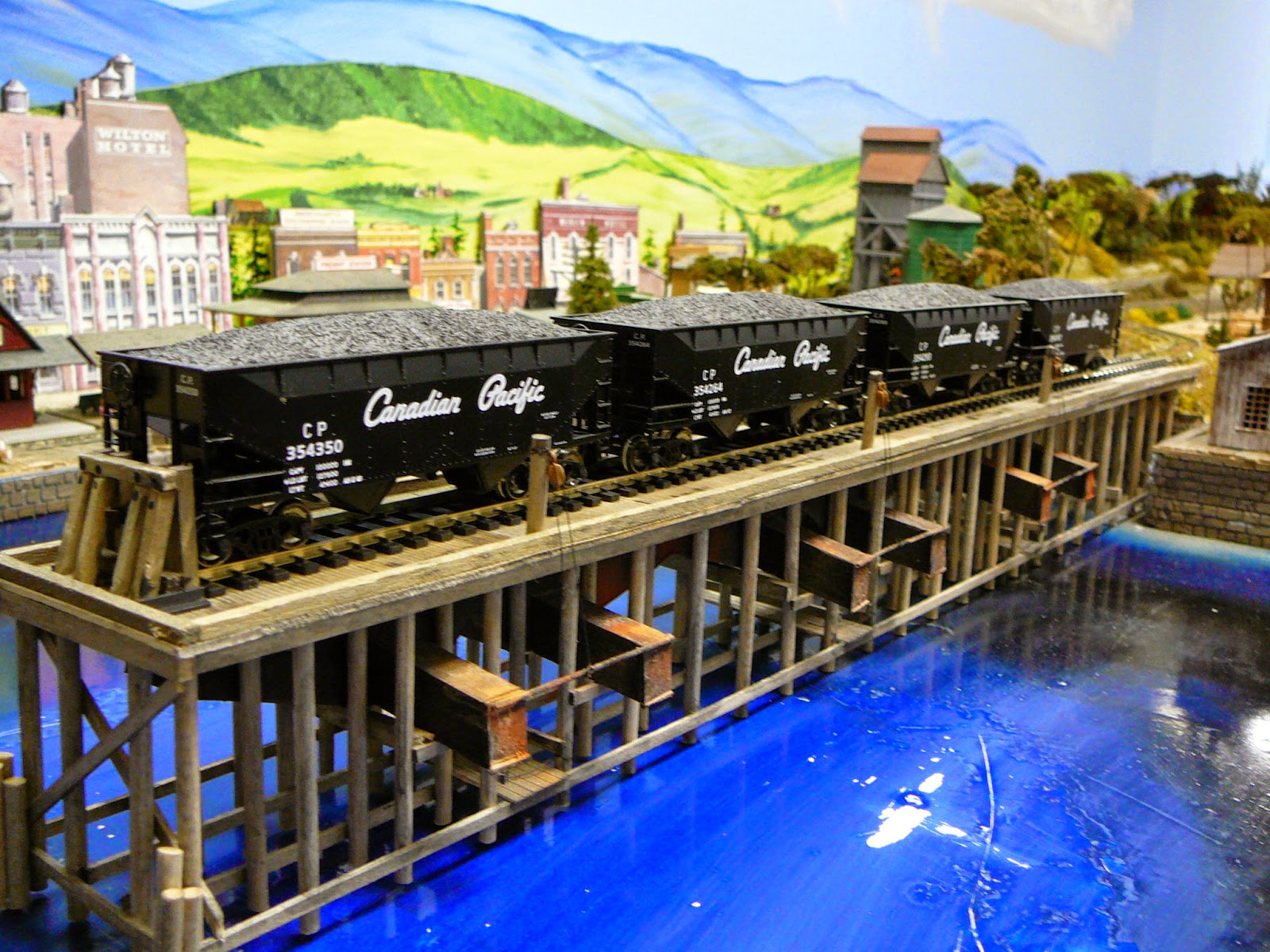 The REC HALL RAILROAD: Miller coal dock