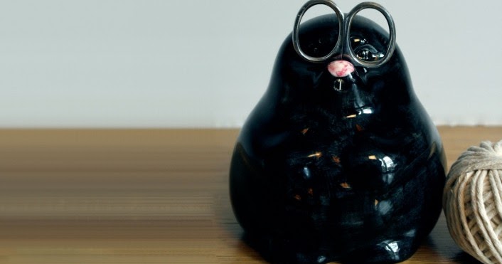 Domestic Sluttery: Volpe and Volpe retro-style string holders