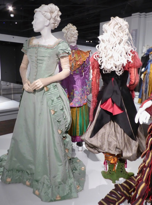 Hollywood Movie Costumes and Props: Alice Through the Looking Glass ...