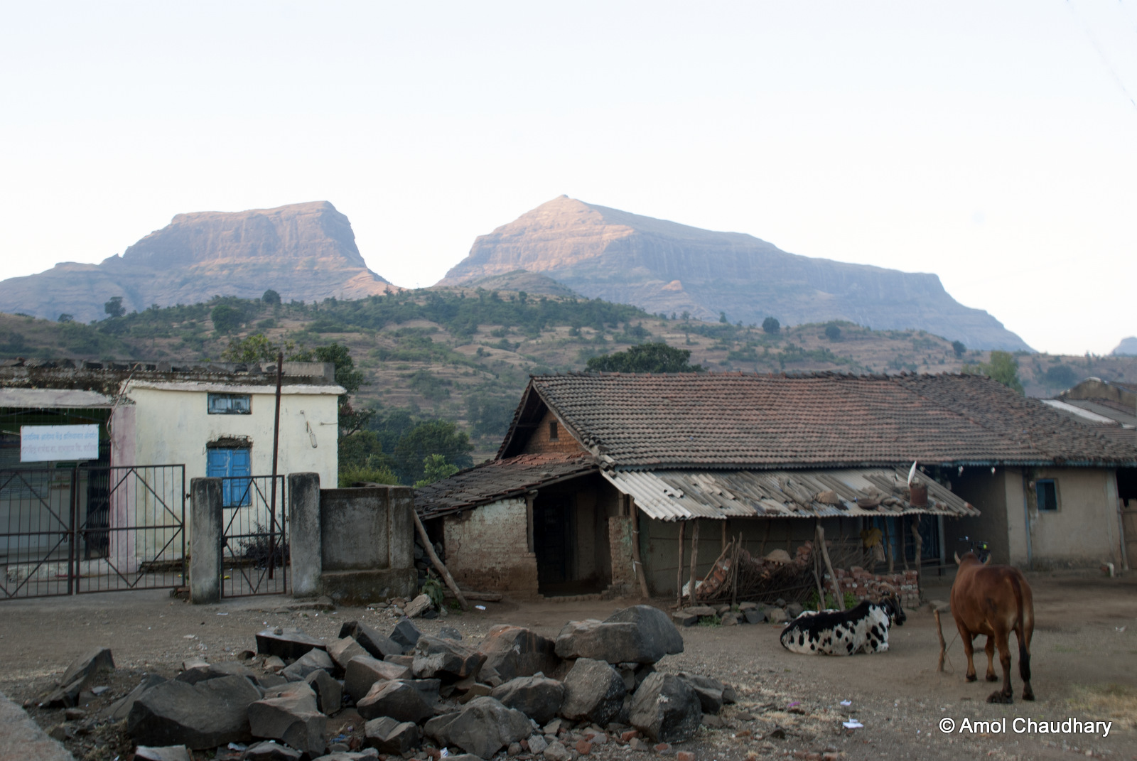 Deccan Hikers: Salher Salota