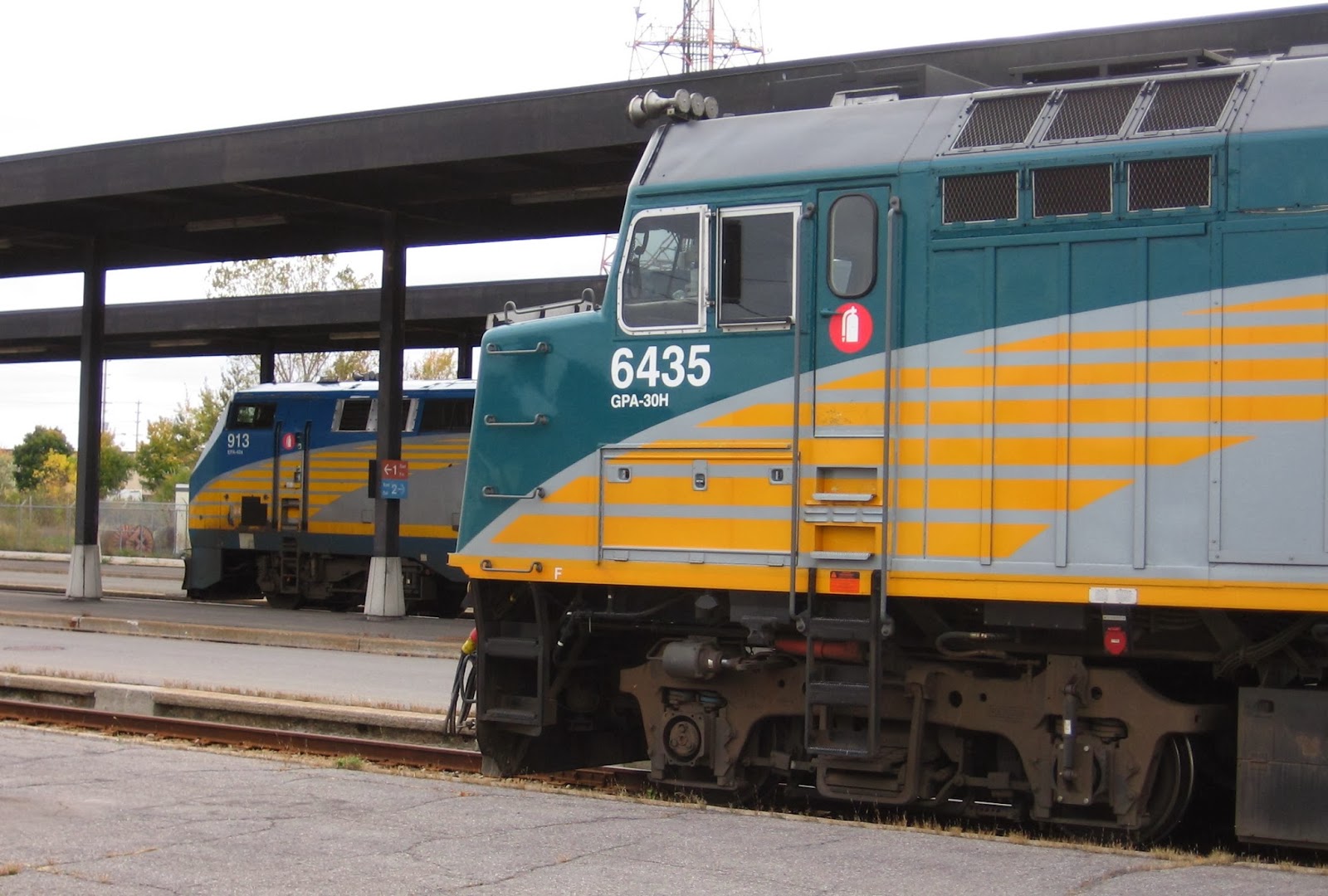 THE BEACHBURG SUB: Long may you run: F40PH-2