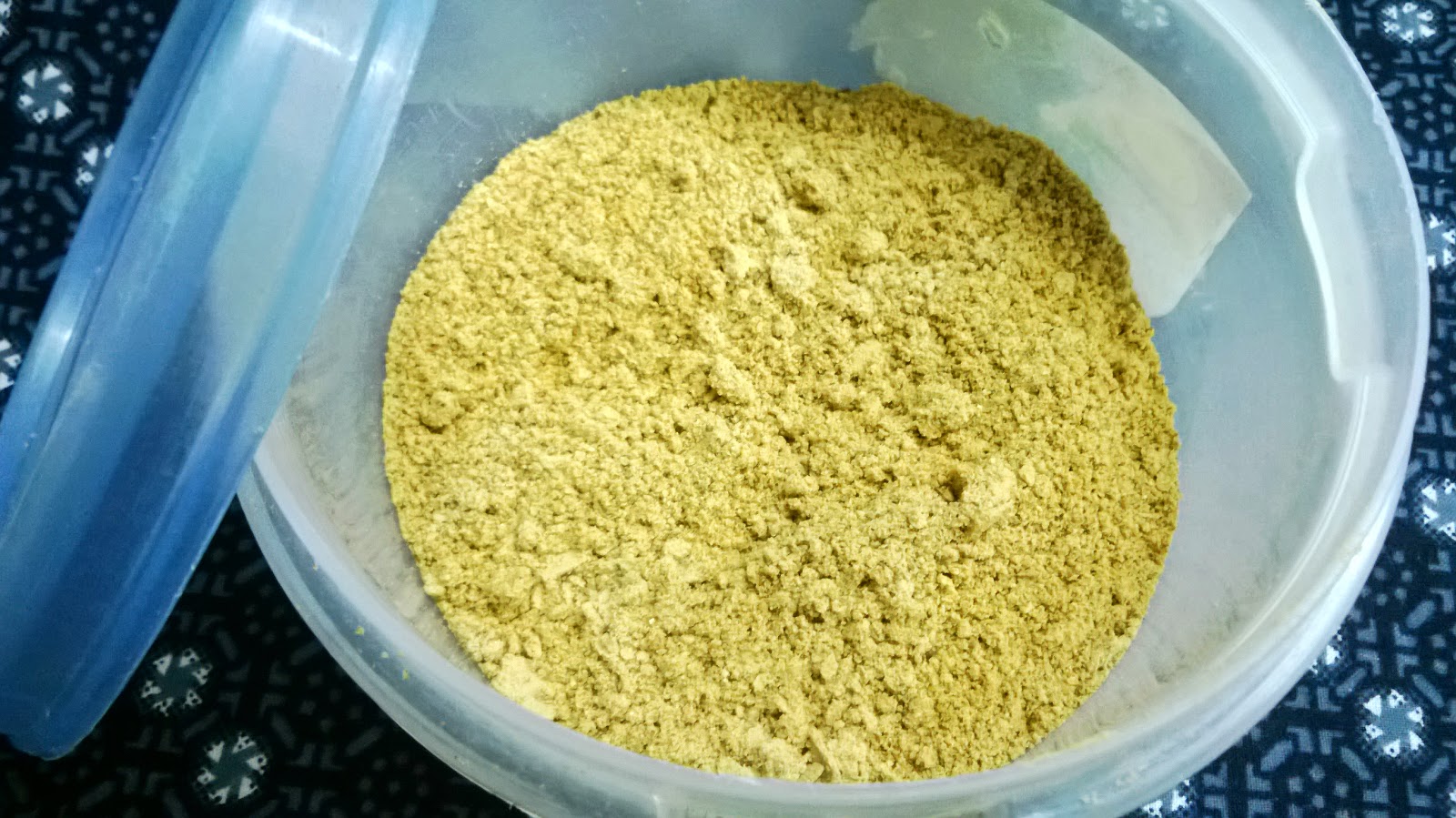 BananaLeaf Recipes: Tawa Idly Podi / Gun powder for Idly Dosa Tawa Fry