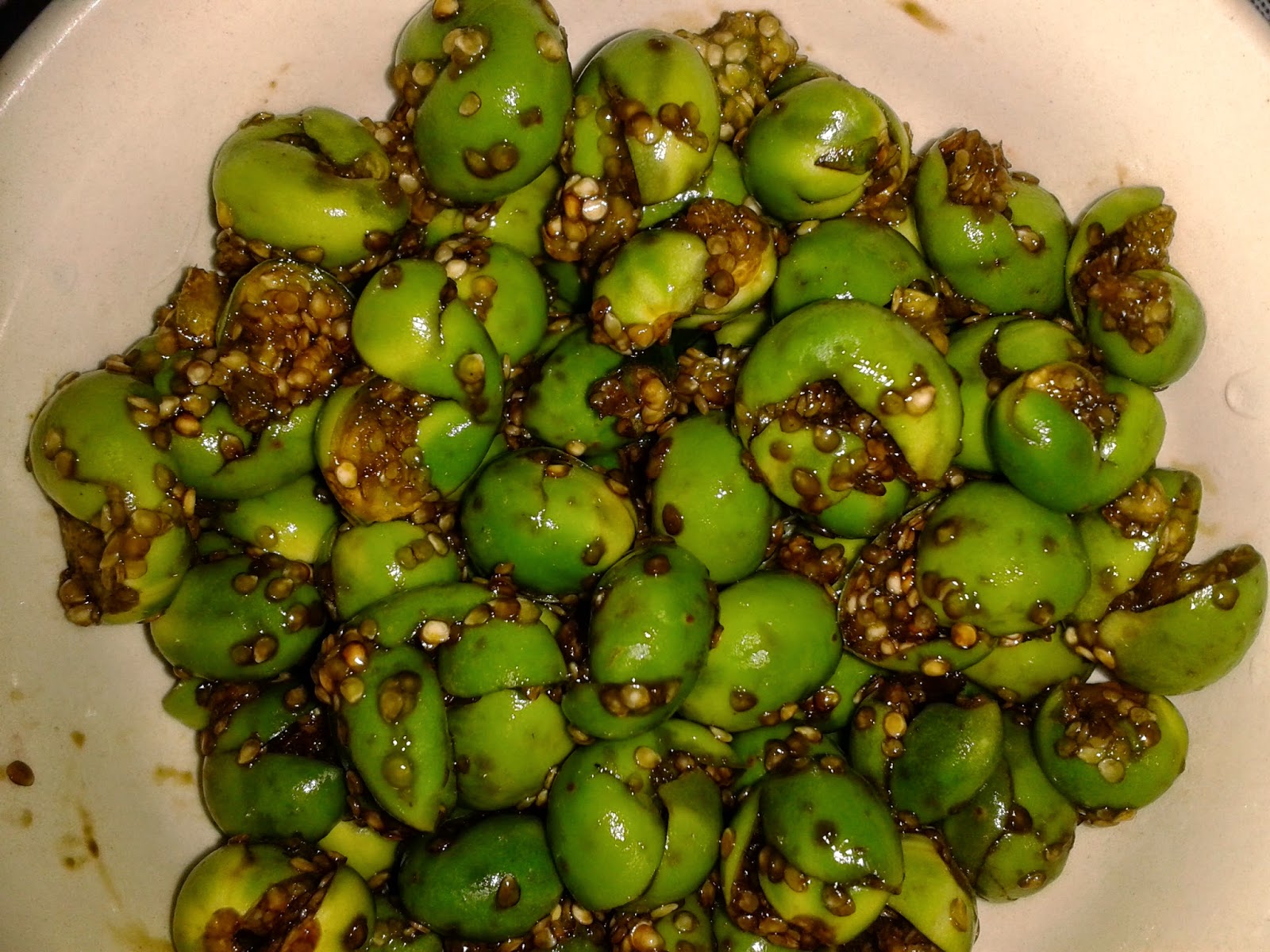 Arcot's Traditional Recipes: Pachai Sundakkai Kuzhambu/ Green Sundakkai ...