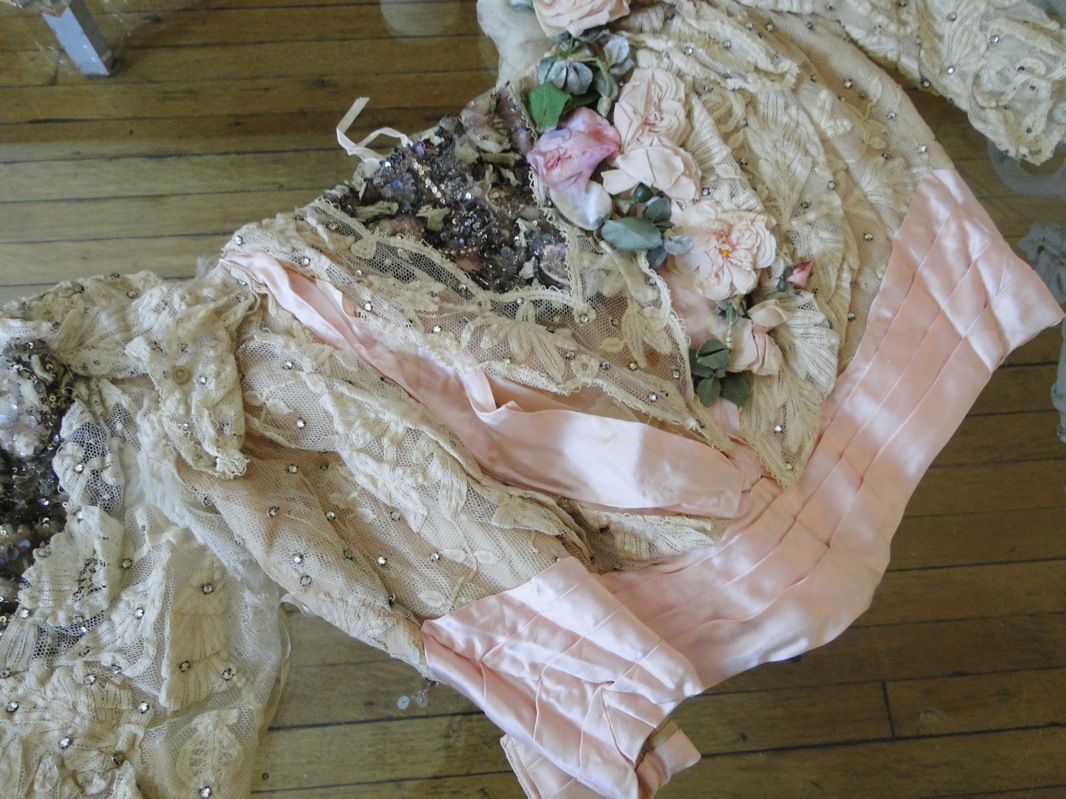 All The Pretty Dresses: Stunning Edwardian Lace With Spangles Ballgown