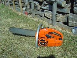 VINTAGE CHAINSAW COLLECTION: WRIGHT GROUP OF SAWS.