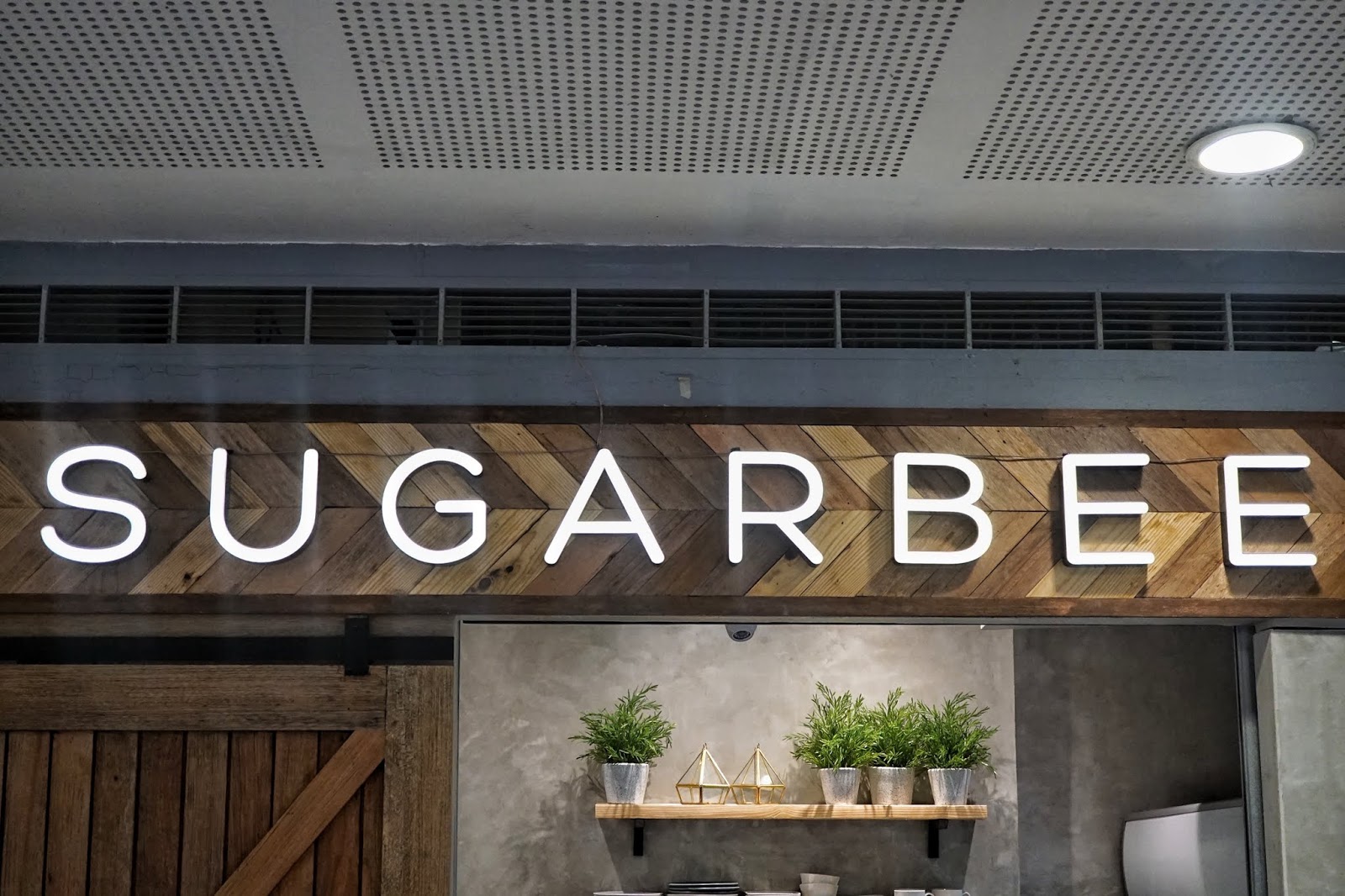 What Mary Loves: Love at First Bite: Sugarbee