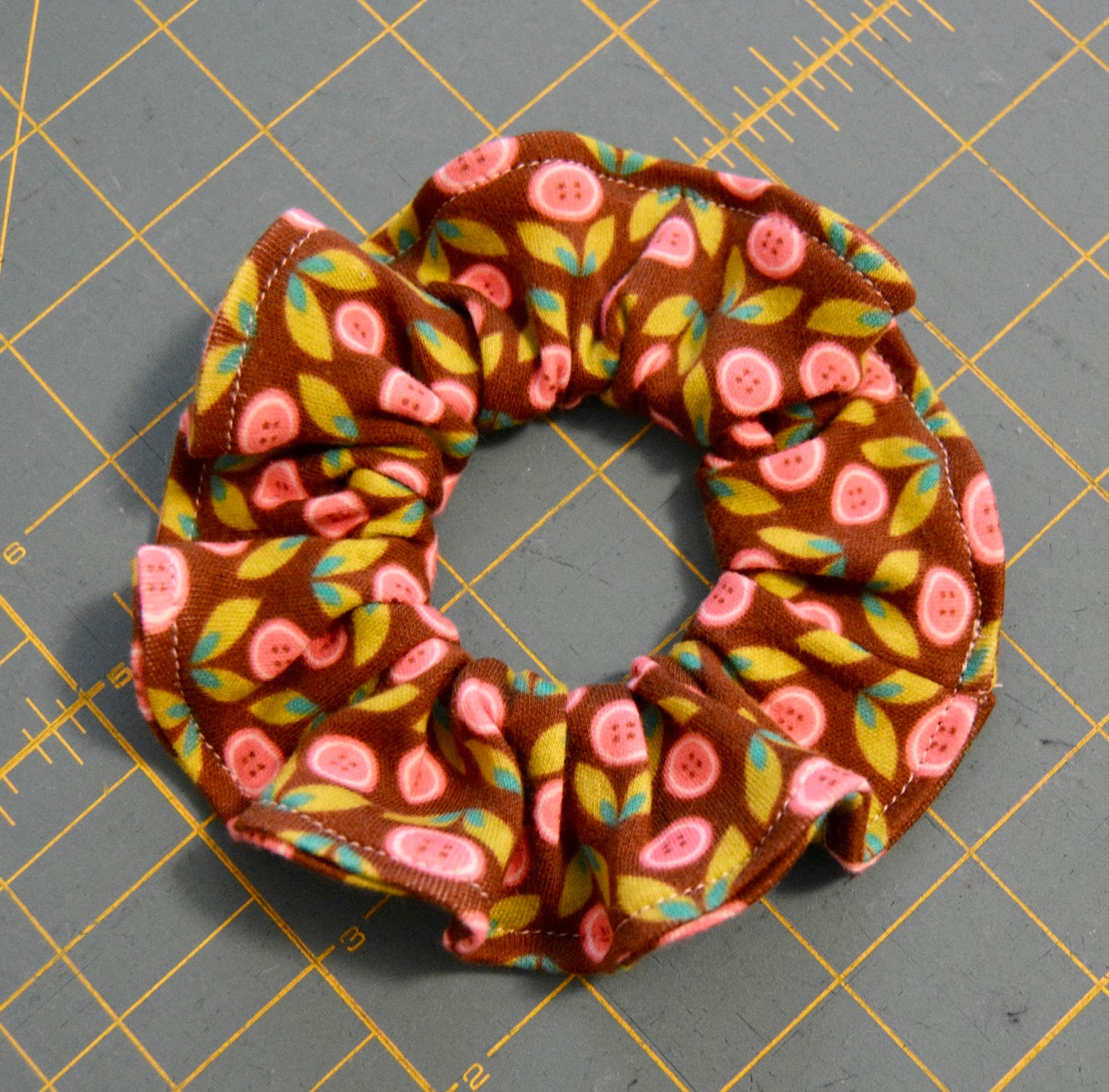 Roonie Ranching: The Easiest Scrunchie Ever -- Sewing Tutorial