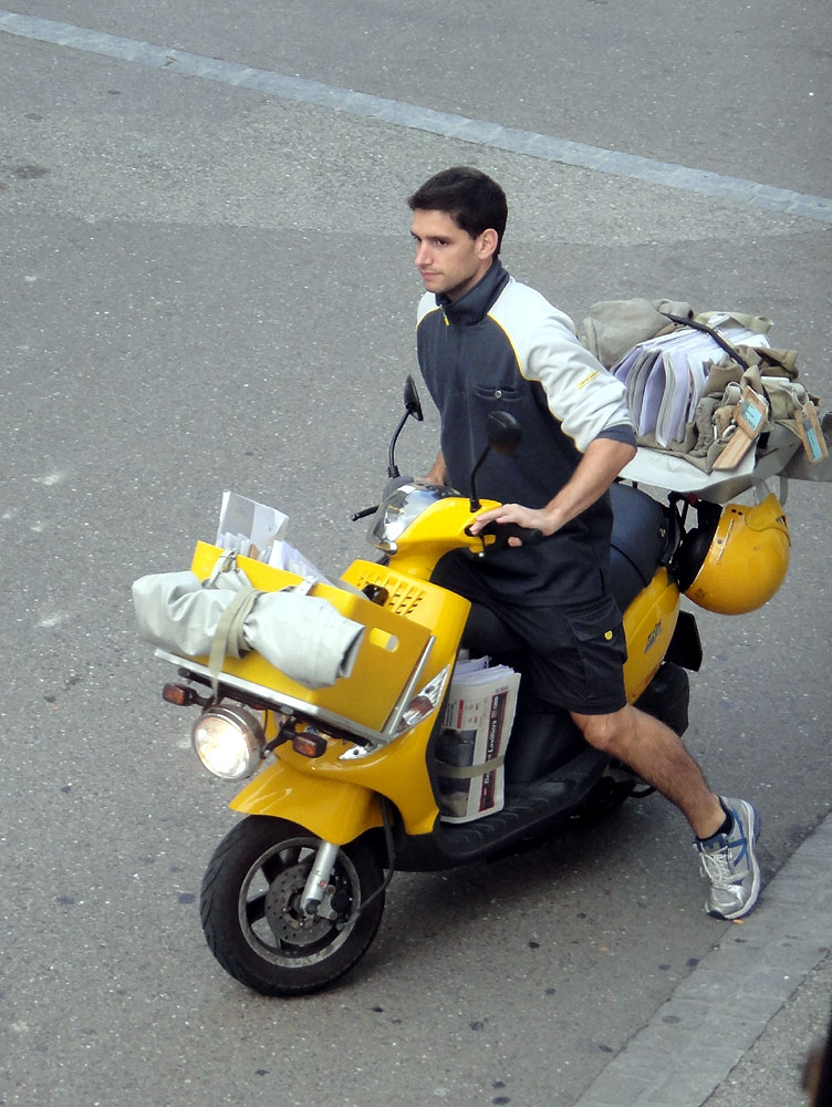 Neuchâtel Colors: Mailman