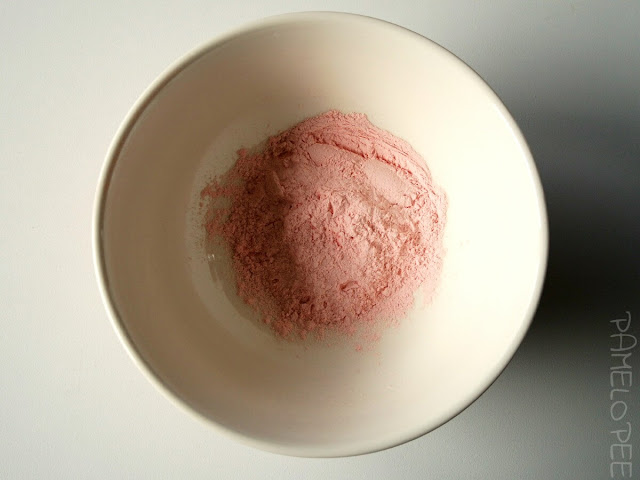 pamelopee: How to make pink powdered Sugar - Rosa Puderzucker selber ...