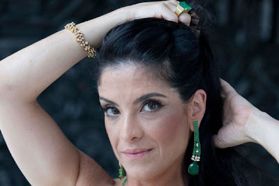 Moda com Café: O estilo e as jóias de Lydia Sayeg