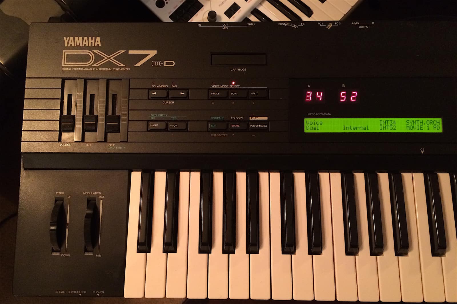 MATRIXSYNTH: Yamaha DX7 II D FM Synthesizer