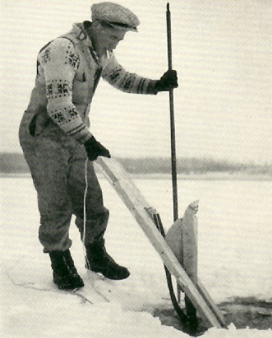 Saskatchewan: Ice fishing in Patuanak 1940's