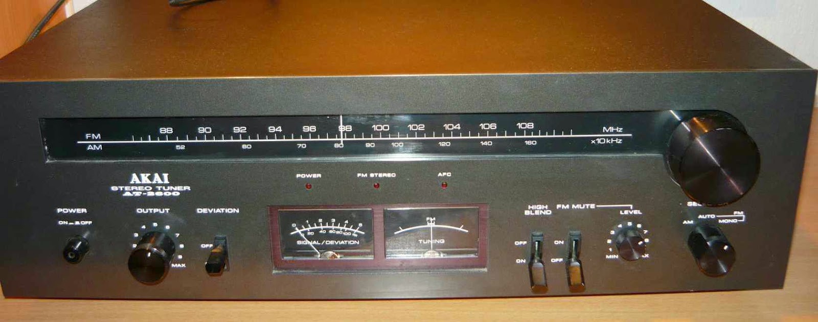 Akai AT-2600 - Analog Tuner | AudioBaza