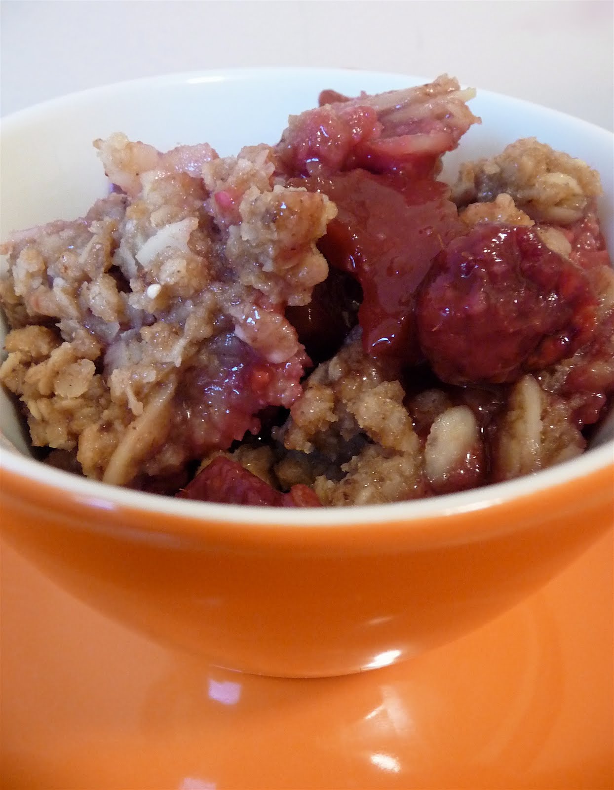 dinner party: (kinda-healthy) rhubarb-raspberry crisp