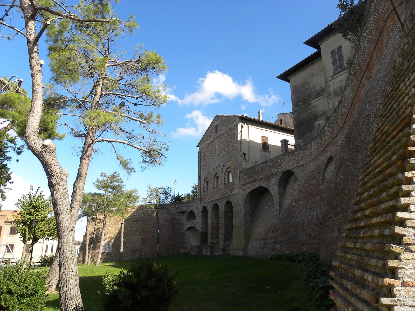 Mondolfo ( PU ), antica città fortificata sull' Adriatico - THE MARCHE ...