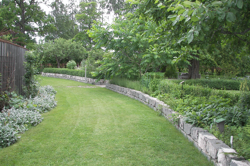 My rented garden: Olika rabattkanter av sten