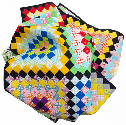Red Pepper Quilts: Philadelphia Pavement Quilt - A Finished Quilt