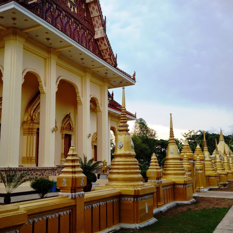 Temples In Thailand: Rayong - Wat Saranat - Mae Chee Boonruen